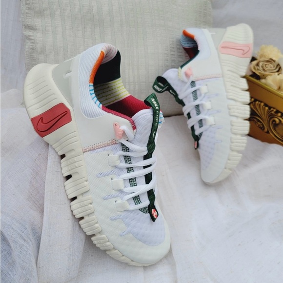 Nike | Shoes | 75 Womens Nike Free Metcon 5 Whitepinksail Fn892 61 ...